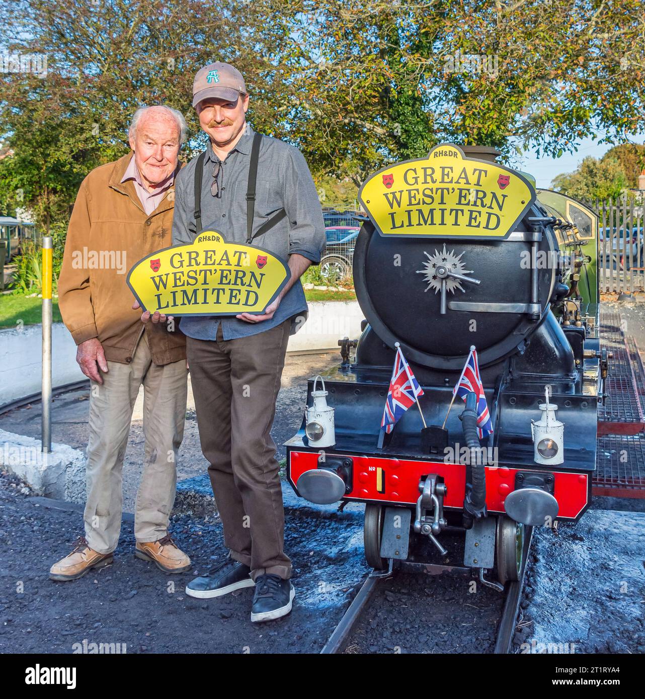 Acting Family legends Timothy West, Prunella Scales and their son Sam ...