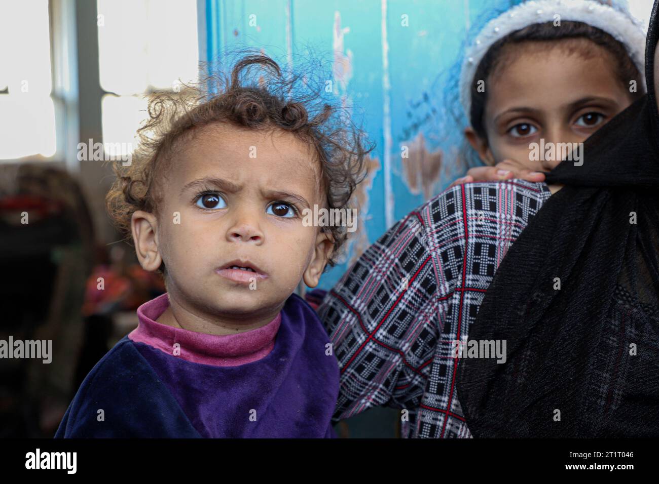 Gaza. 15th Oct, 2023. Displaced Palestinian children temporarily live ...