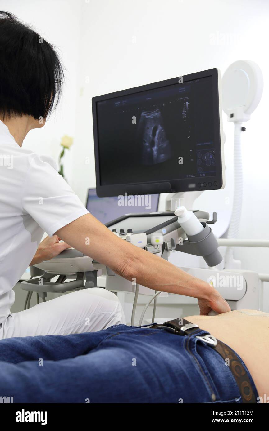 Male abdominal organs computer hi-res stock photography and images - Alamy