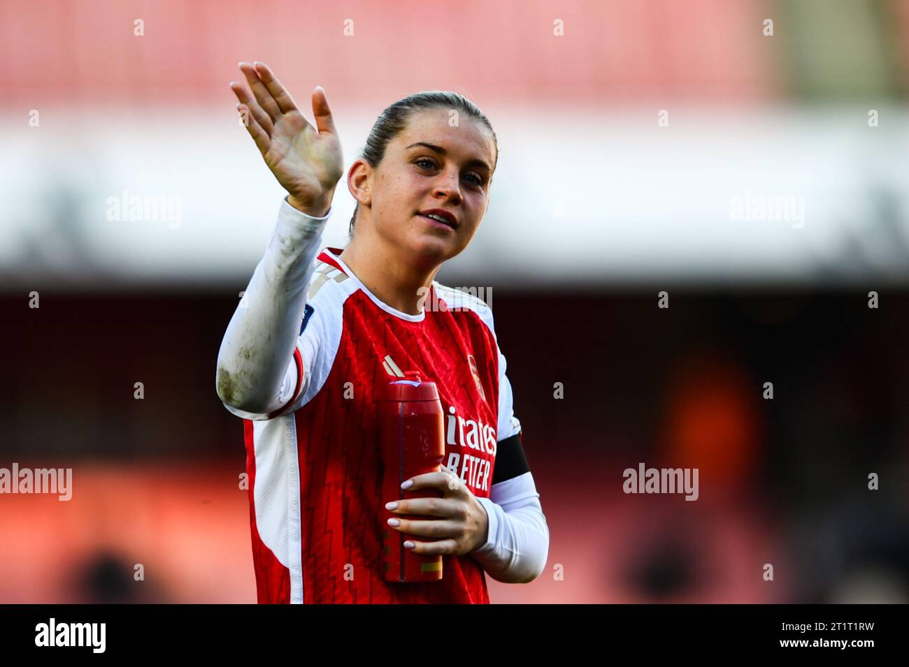 London, UK. 15th October 2023. Alessia Russo (23 Arsenal) waves to fans ...