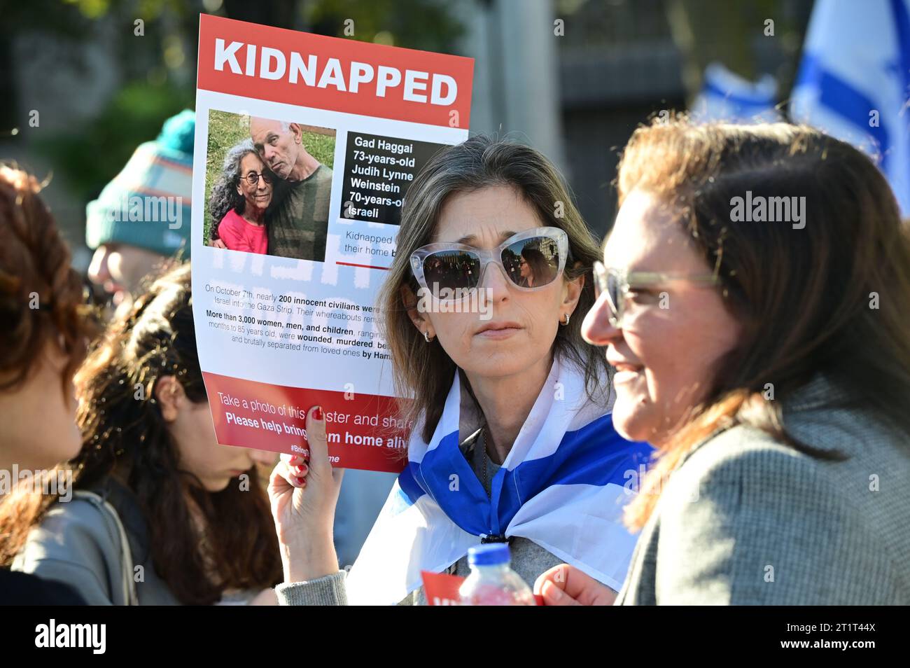 Parliament square, London, UK. 15th Oct, 2023. Hundreds demonstors of ...