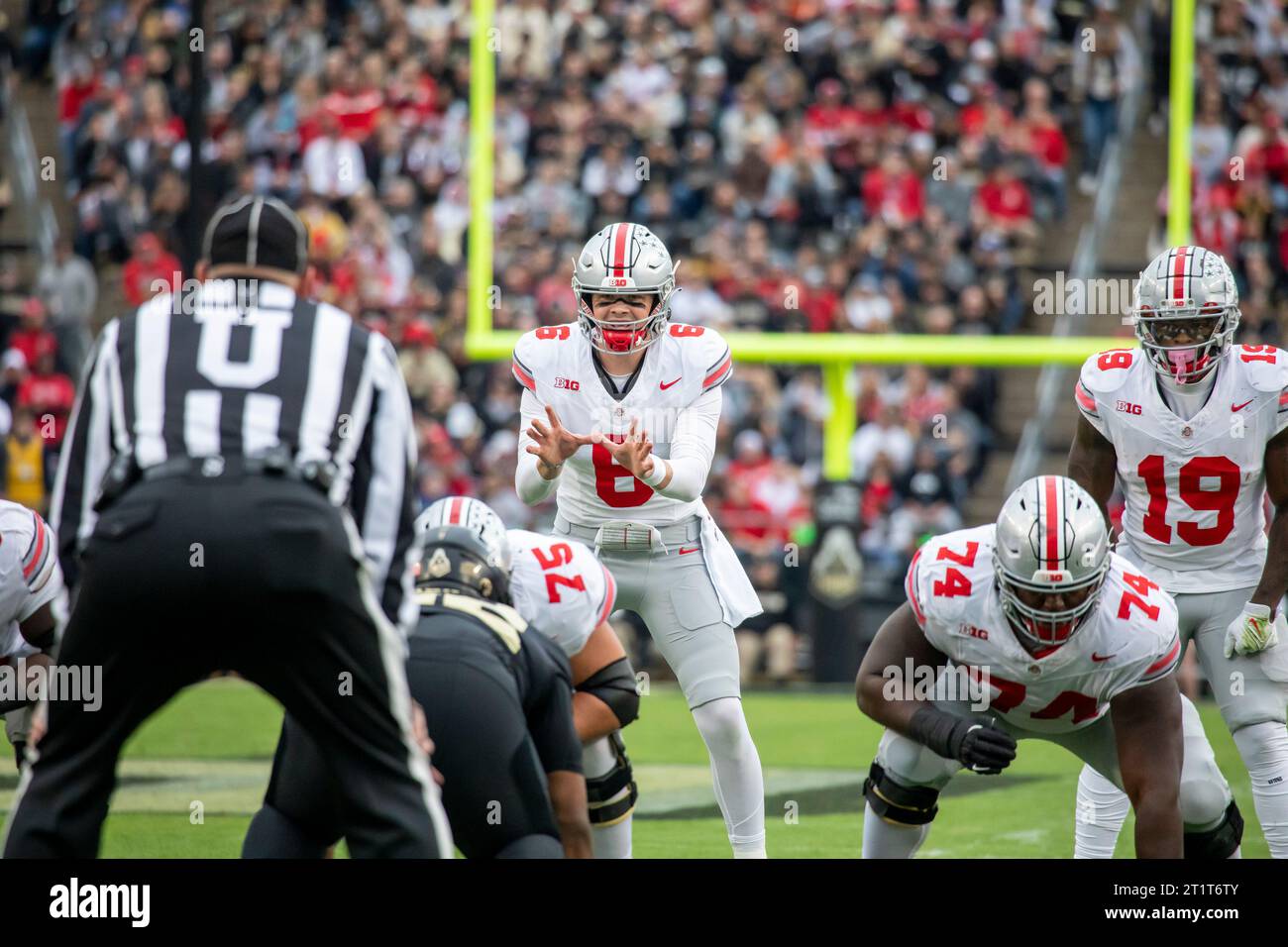 College football stadium 2023 hi-res stock photography and images - Alamy