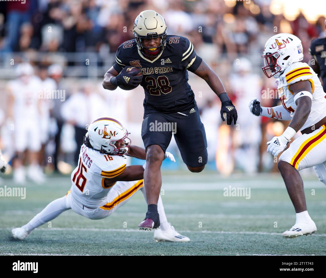 October 14, 2023: Texas State running back Jahmyl Jeter (28) carries ...