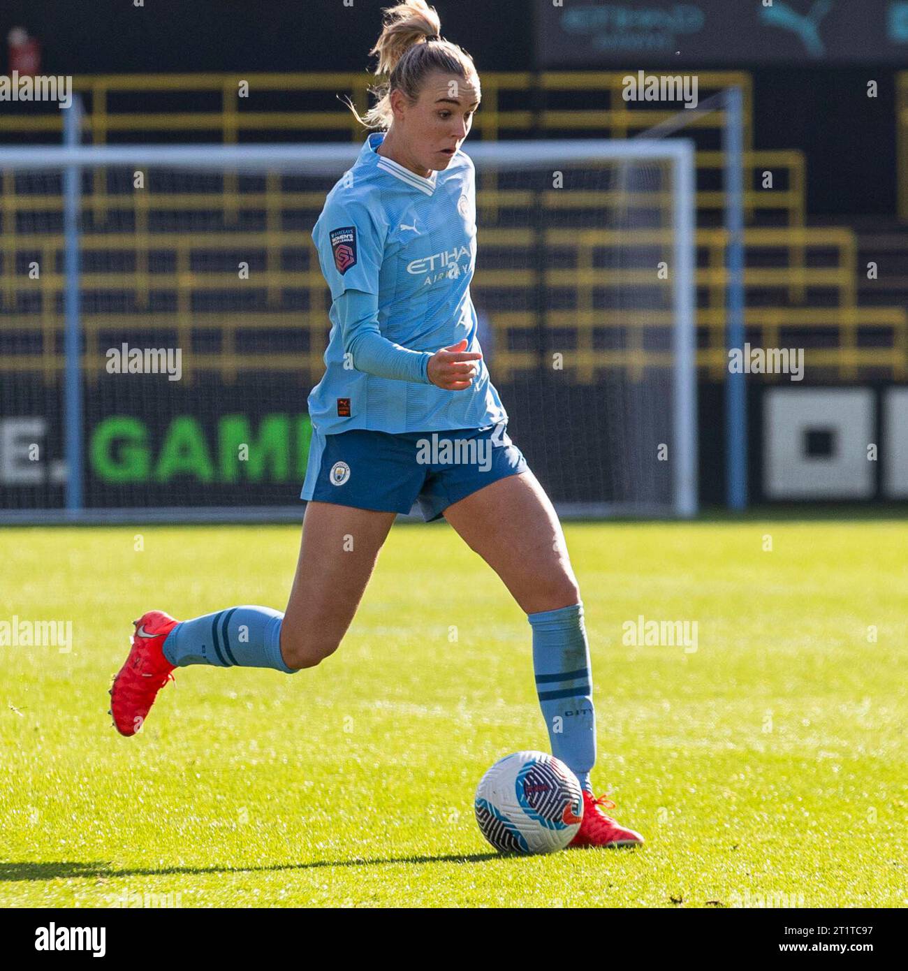 Manchester, UK. 15th October 2023. Jill Roord #20 of Manchester City in ...