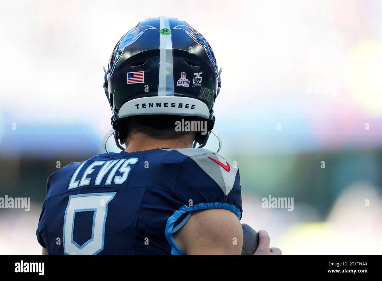 Tennessee Titans quarterback Will Levis (8) warms up before an NFL ...