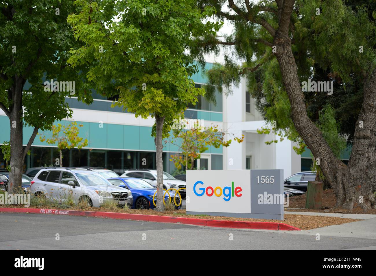 Sundar pichai and sergey brin hi-res stock photography and images - Alamy