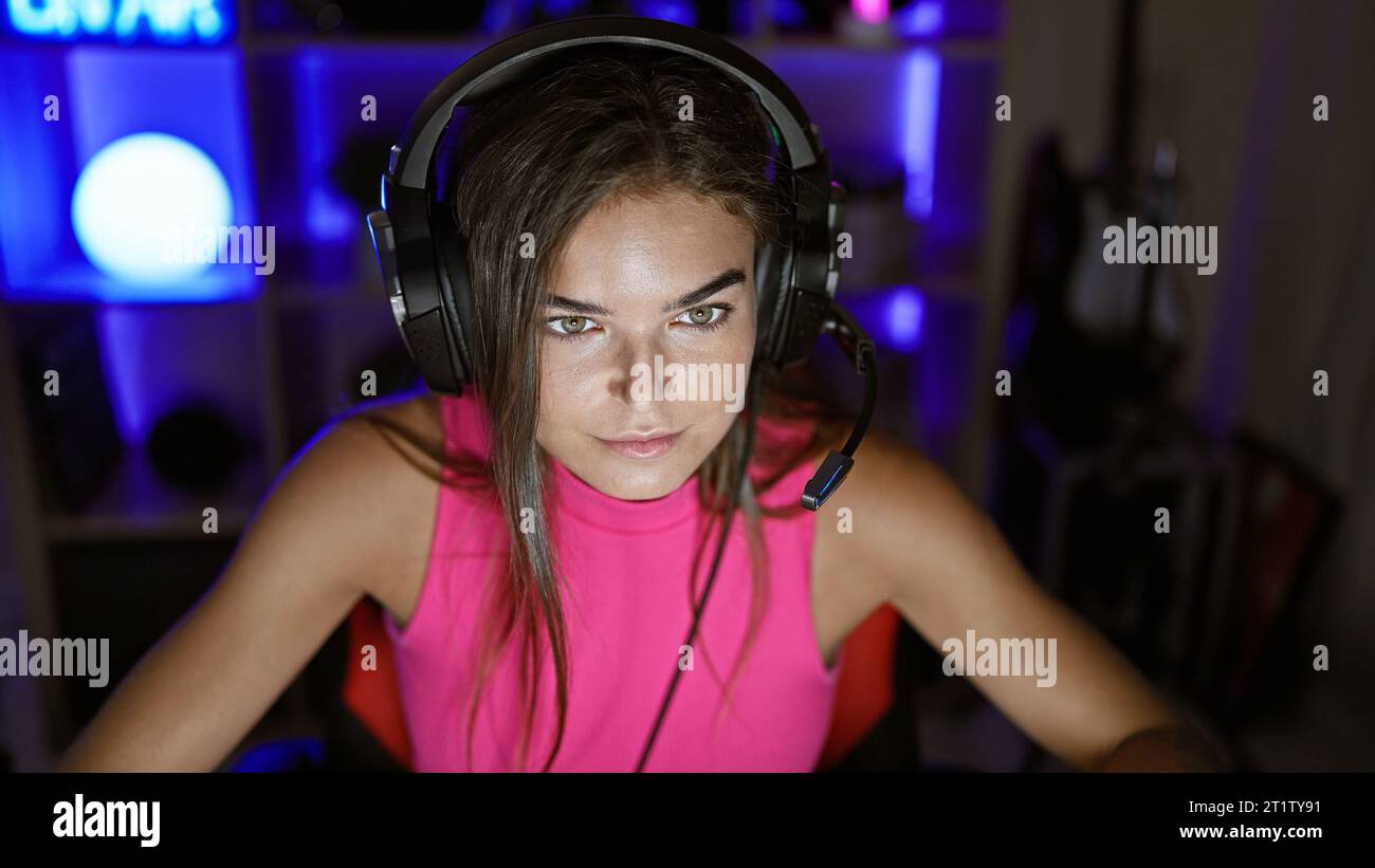 Female streamer hi-res stock photography and images - Alamy