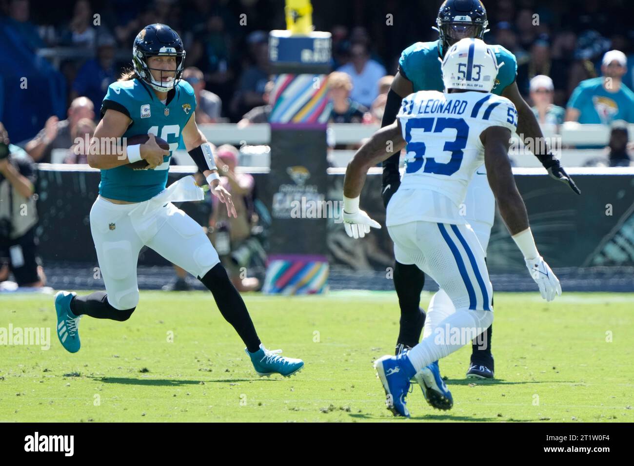 Jacksonville Jaguars quarterback Trevor Lawrence (16) scrambles as ...