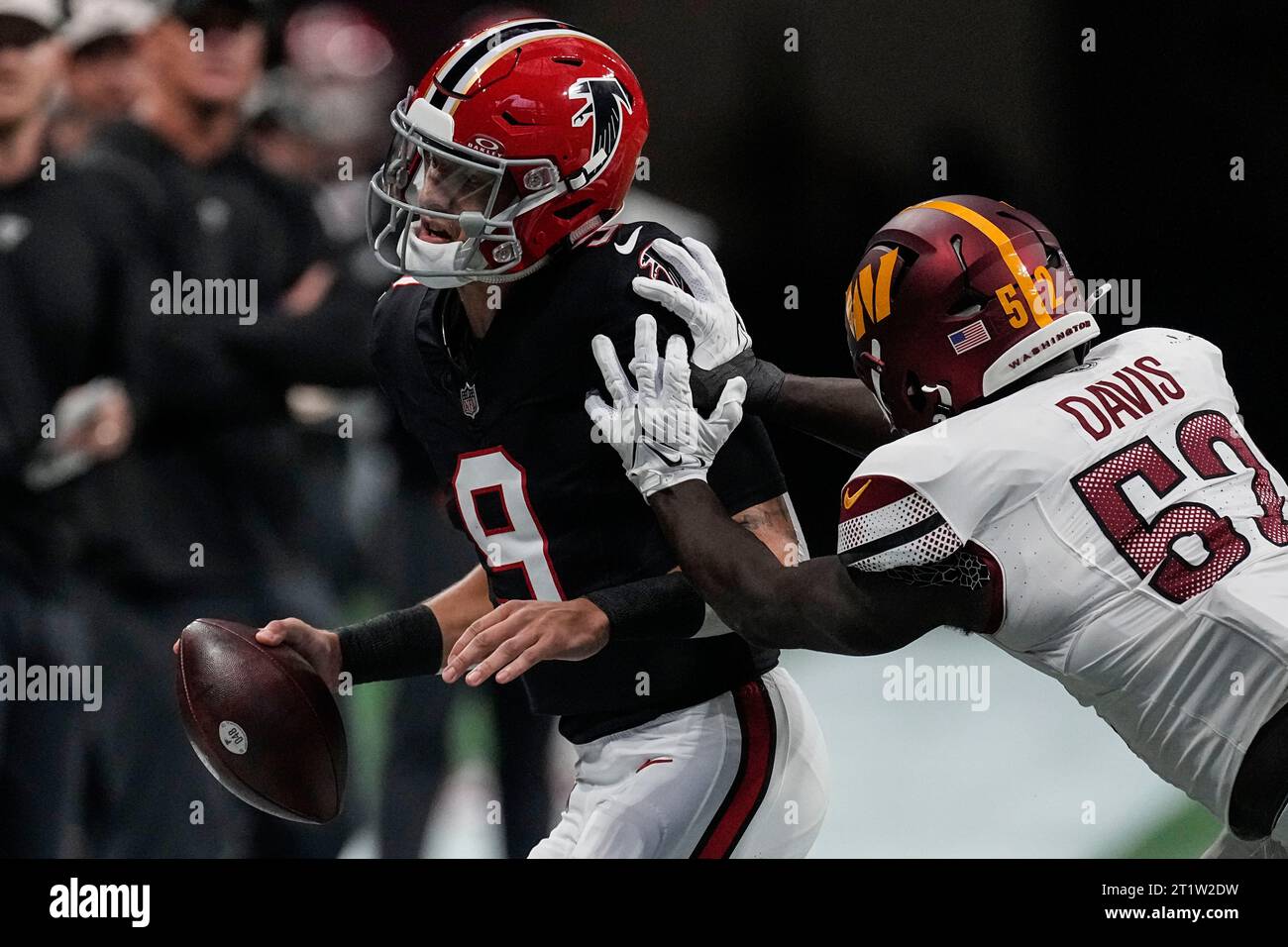 Washington Commanders linebacker Jamin Davis (52) knocks Atlanta ...