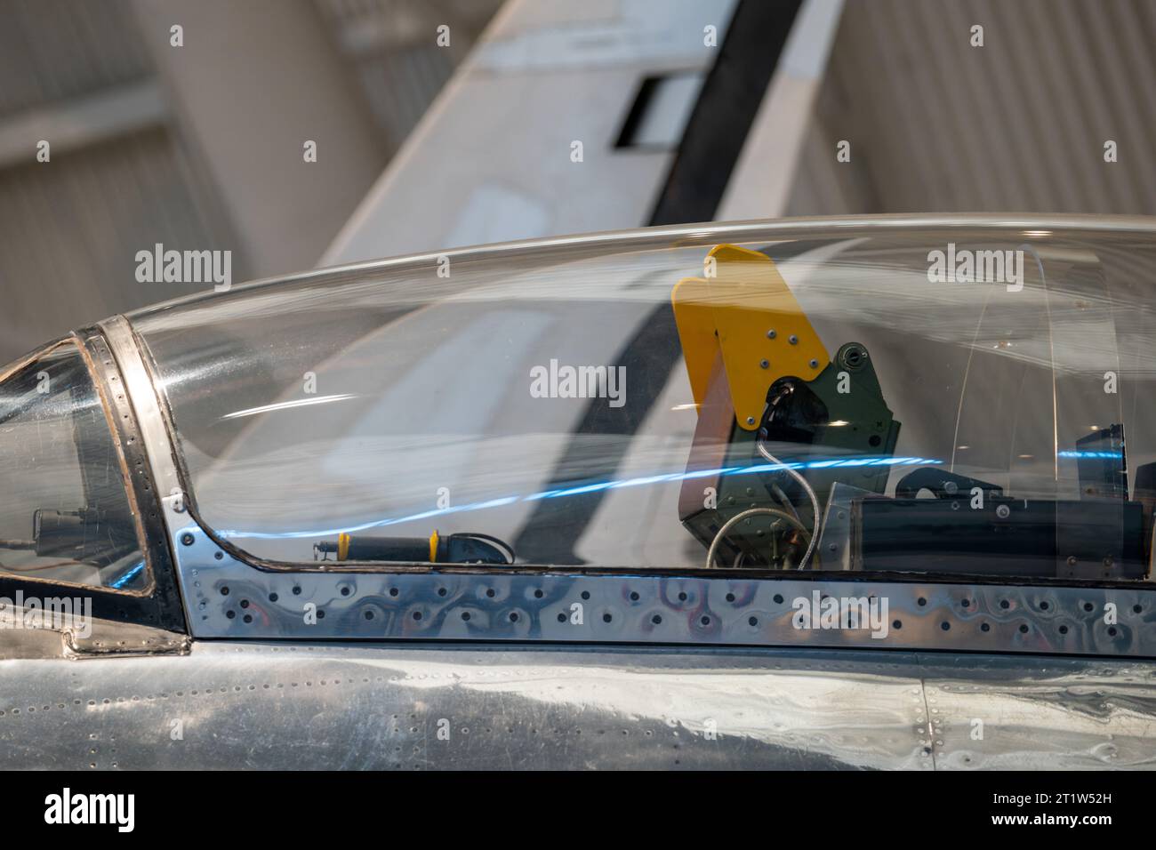 Modern fighter cockpit hi-res stock photography and images - Alamy