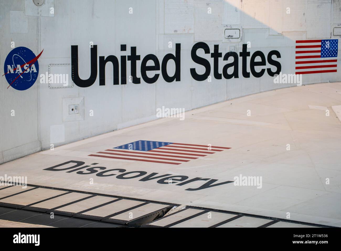 Chantilly, VA - 10-14-2023: Body of the Discovery Space Shuttle Stock Photo - Alamy