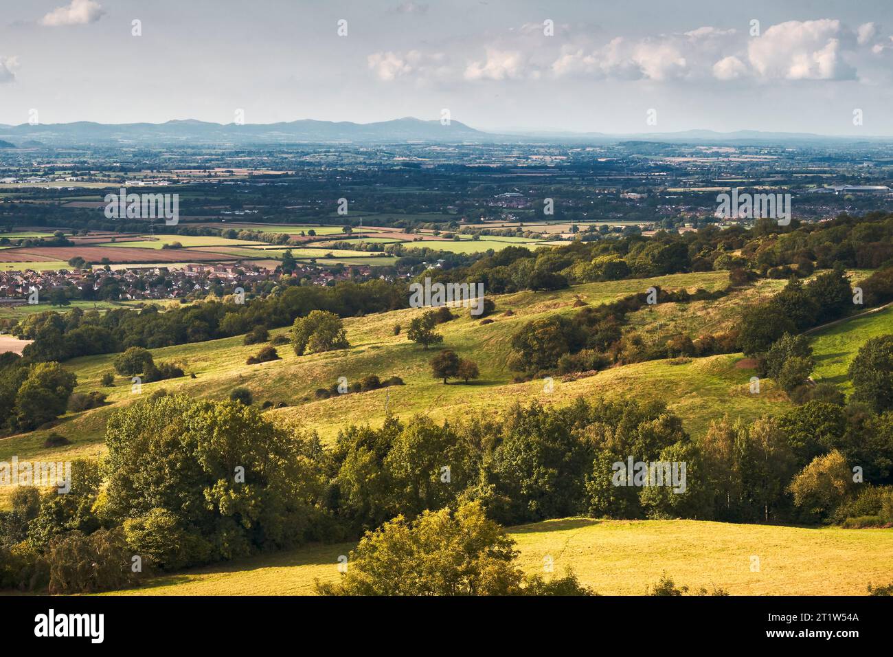 Rolling cotswold hills hi-res stock photography and images - Alamy