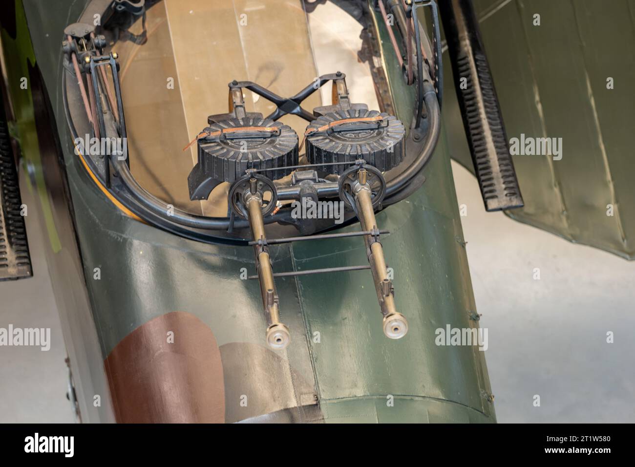 Rear machine guns on an old war fighter plane Stock Photo - Alamy