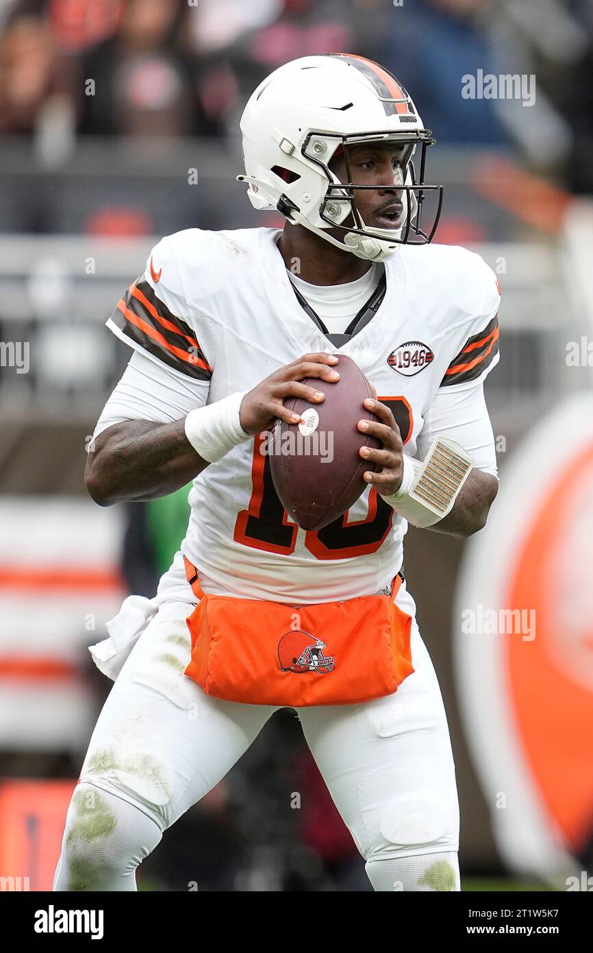 Cleveland Browns quarterback PJ Walker (10) passes against the San ...