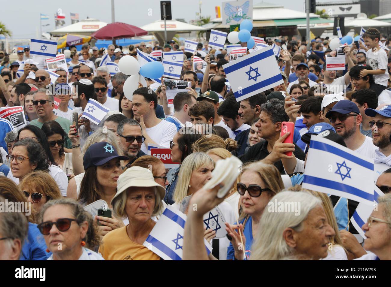 Jewish community marches in support of Israel in the conflict with ...