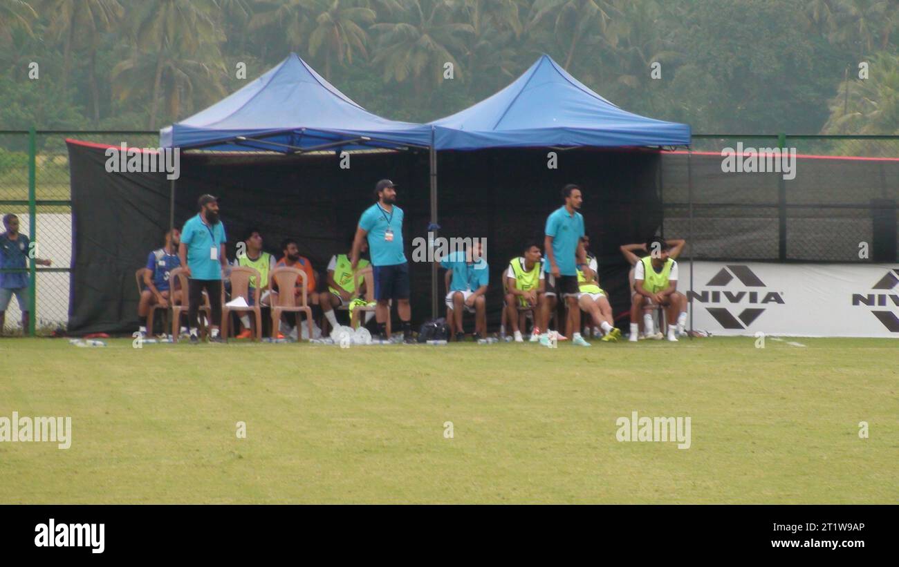 Who points to the penalty spot hi-res stock photography and images - Alamy