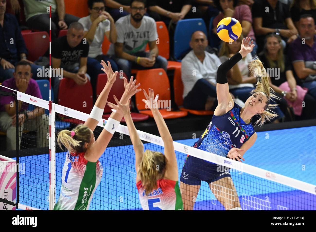 Alexandra lazic hi-res stock photography and images - Alamy