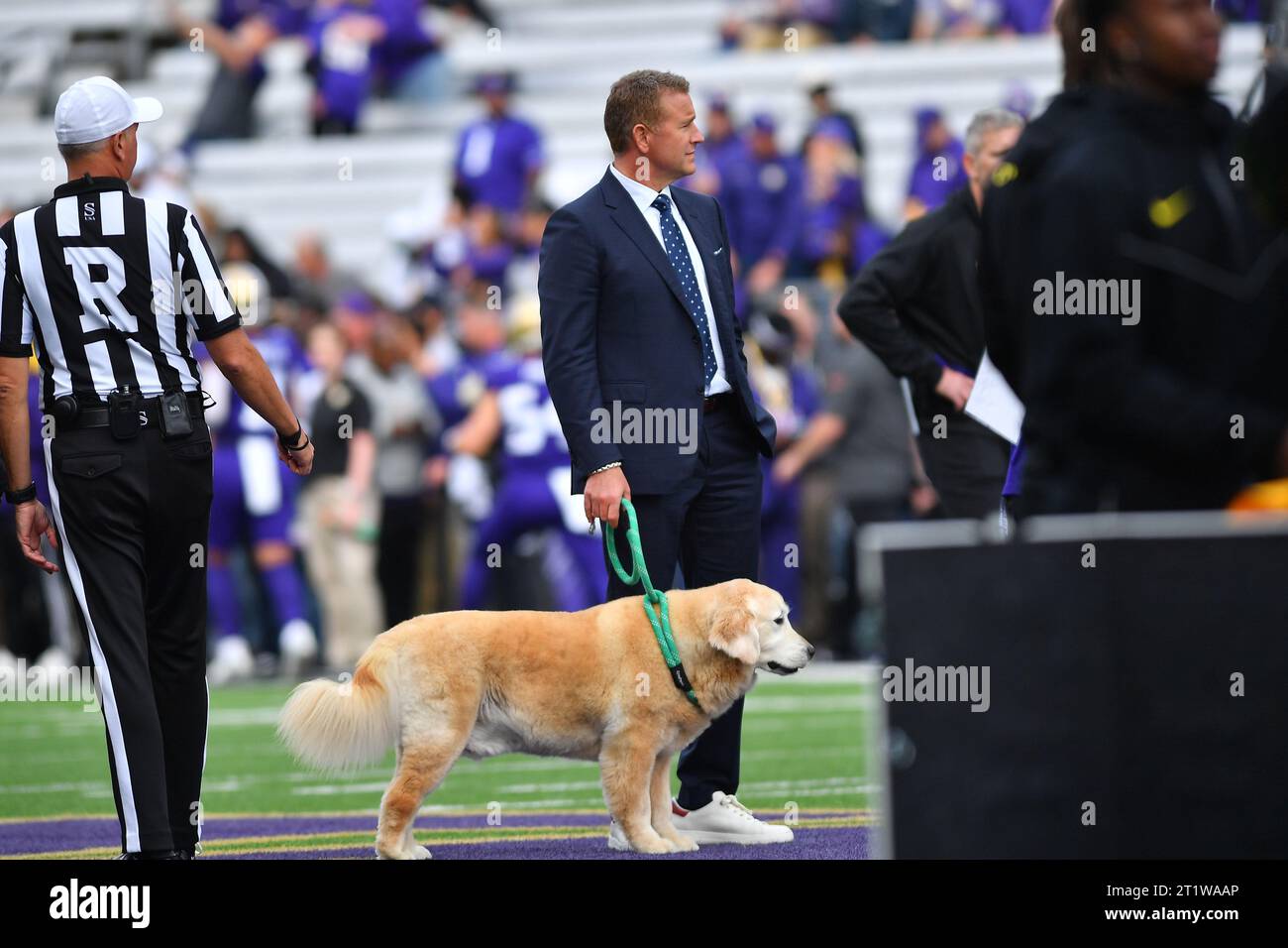 Seattle, WA, USA. 14th Oct, 2023. ESPN's Kirk Herbstreit with his dog ...