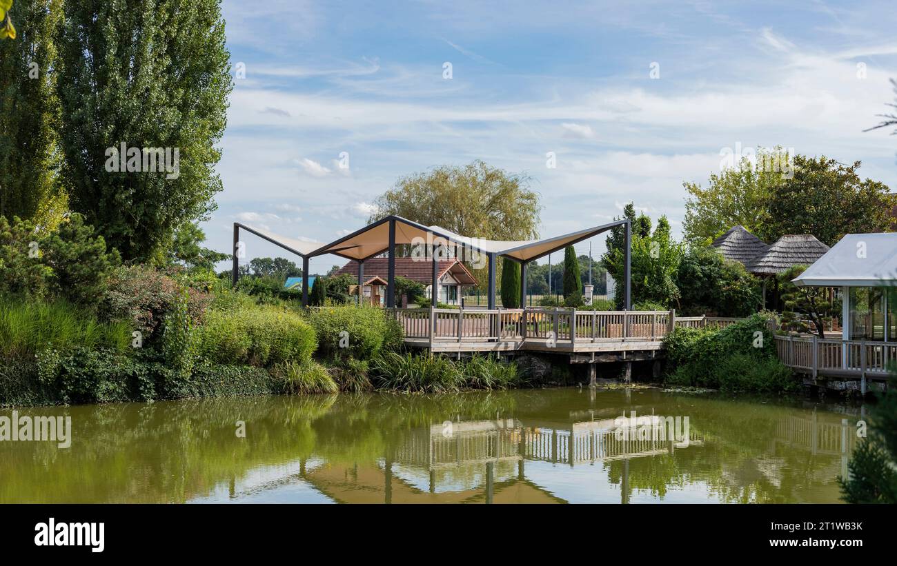 Keep out of the sun hi-res stock photography and images - Alamy