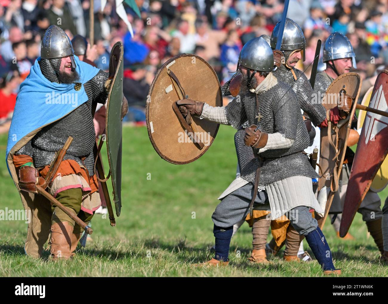 Anglo saxon re enactment fight hi-res stock photography and images - Alamy