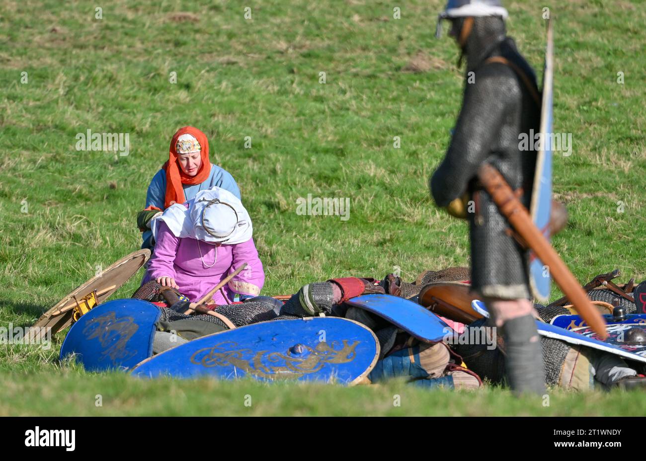 Anglo saxon re enactment fight hi-res stock photography and images - Alamy