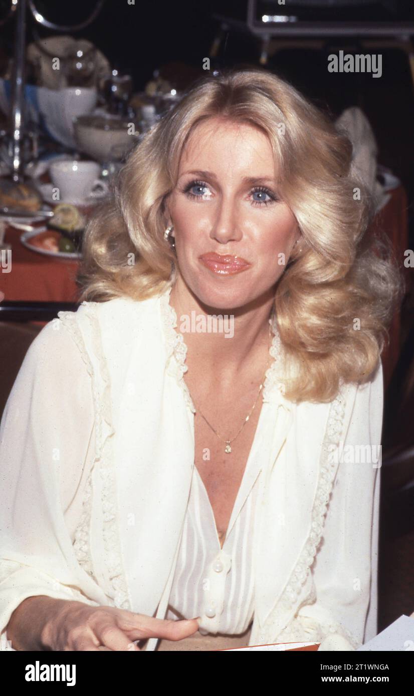 Suzanne Somers at the 15th Annual NATPE Convention Iris Awards on March ...