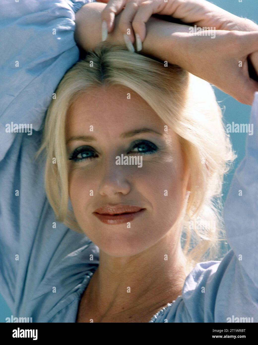 Suzanne Somers poses for a portrait 1982 in Los Angeles, California ...
