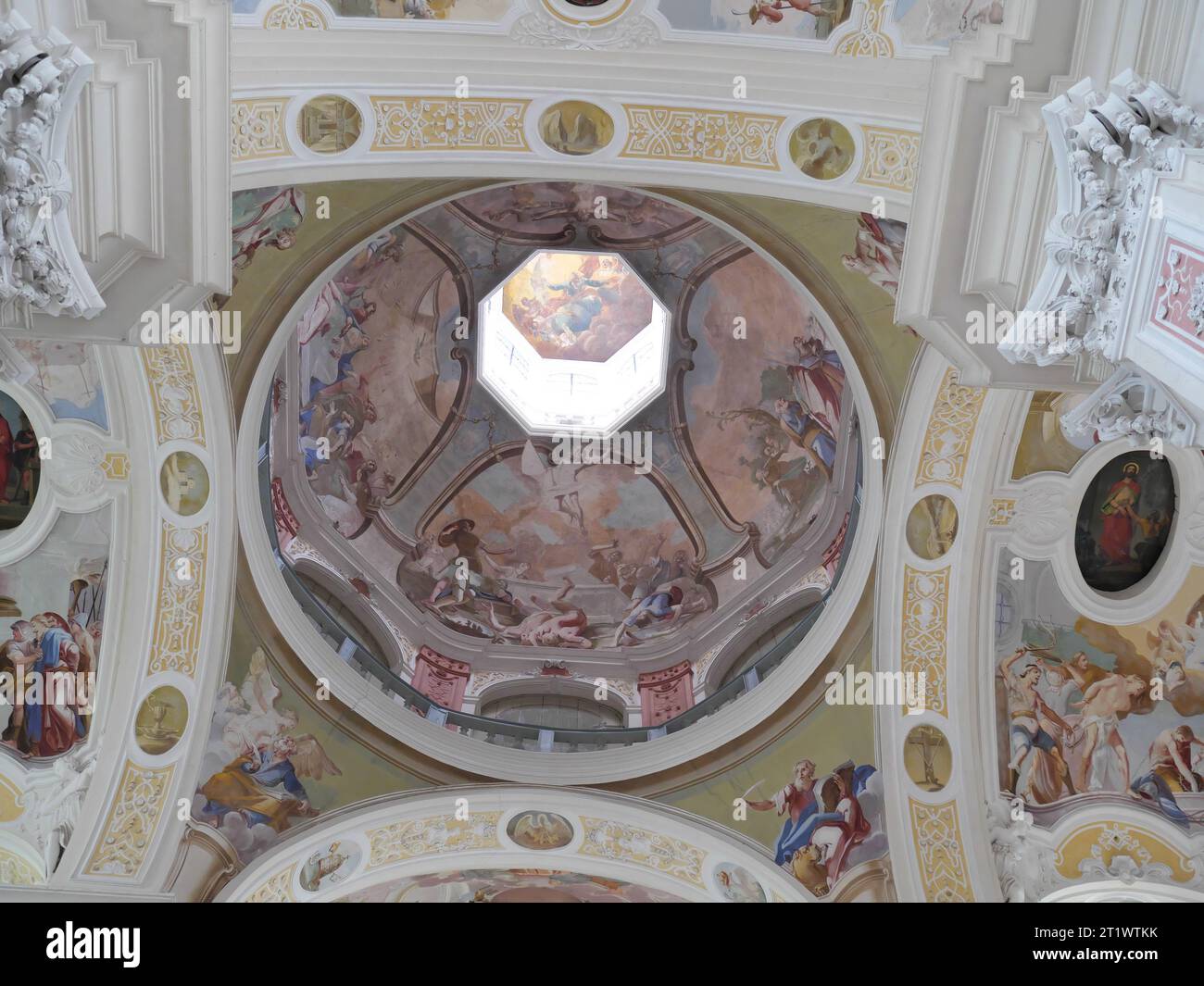 Dimmed exposure hi-res stock photography and images - Alamy