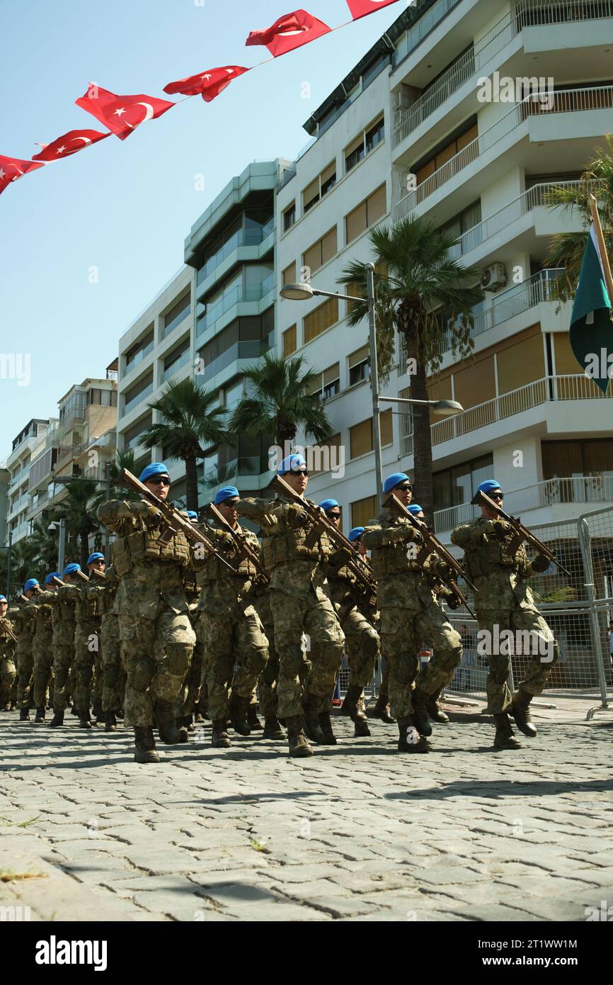 Troops march in formation hi-res stock photography and images - Alamy