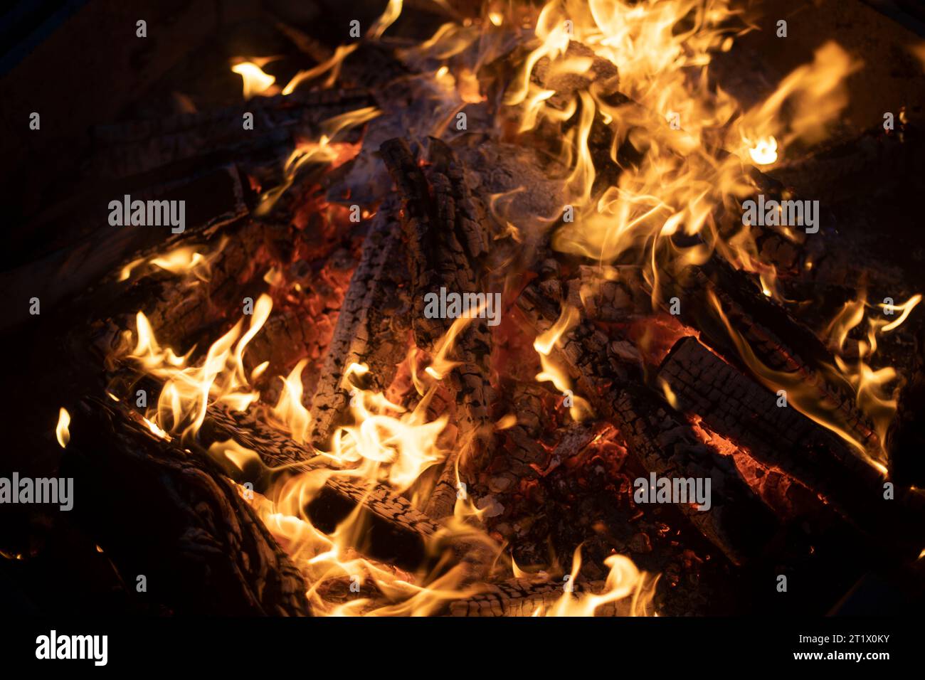 Log pyre hi-res stock photography and images - Alamy