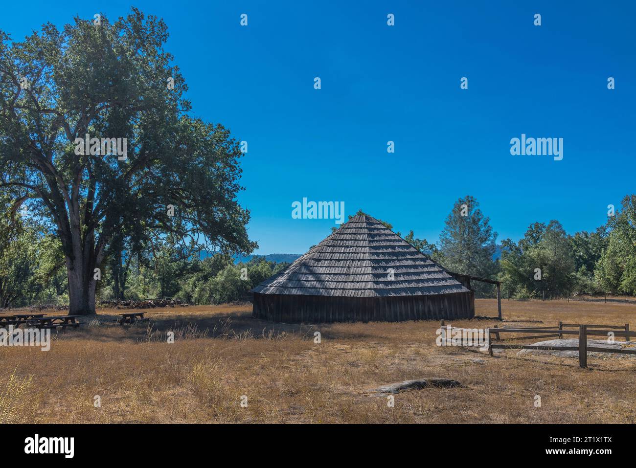 Wassama round house hi-res stock photography and images - Alamy