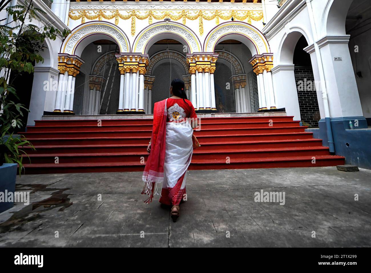 Johana, wearing a traditional saree, poses for a photo at a Bonedi Bari ...