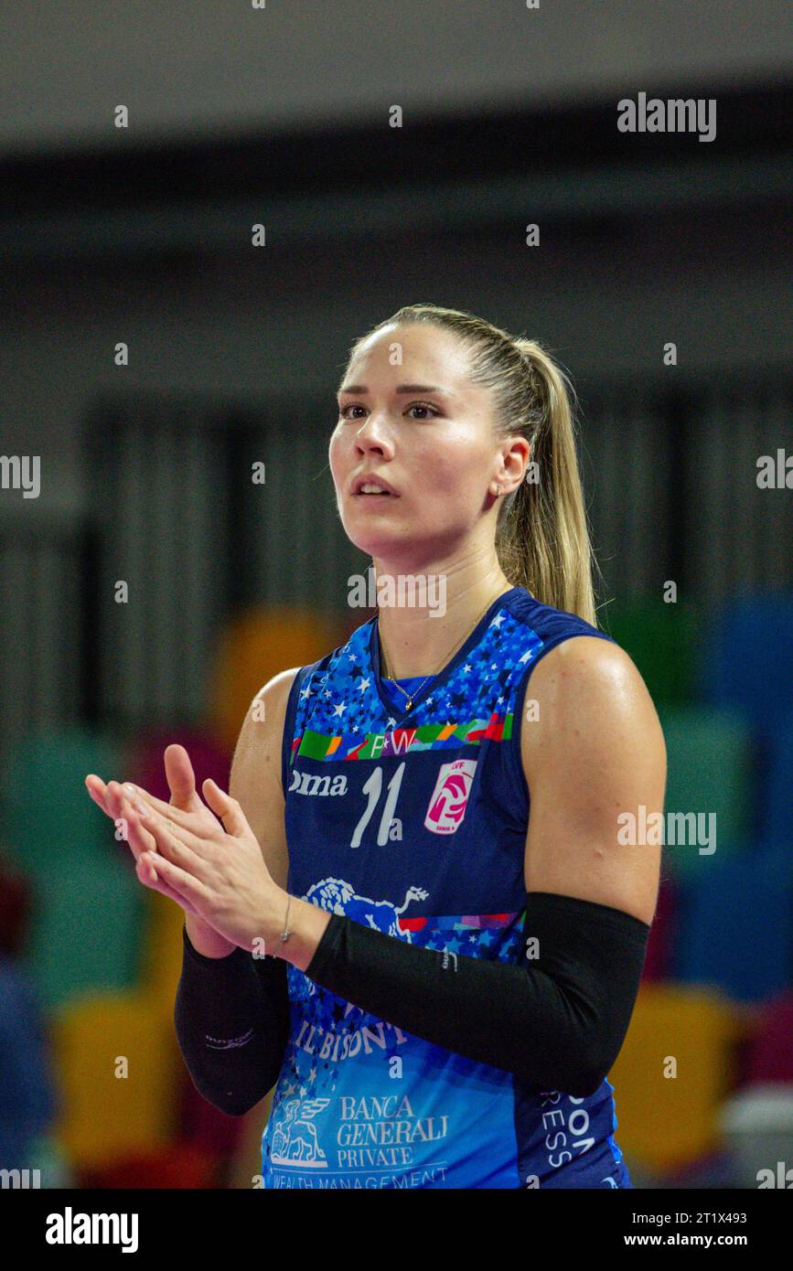 Florence, Italy. 15th Oct, 2023. Alexandra Lazic (Il Bisonte Firenze ...
