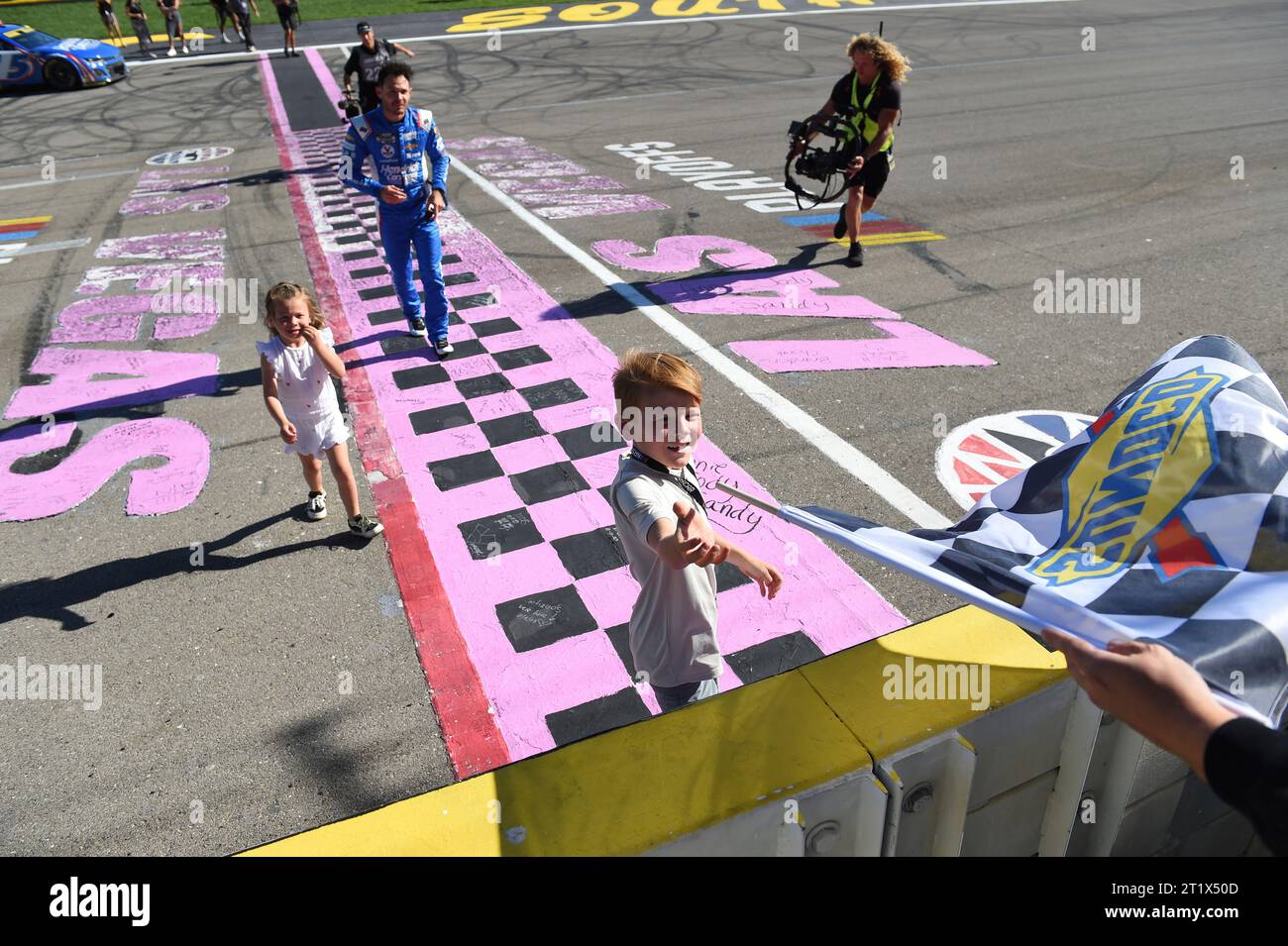 LAS VEGAS, NV - OCTOBER 15: Owen Larson, the son of Kyle Larson (#5 ...