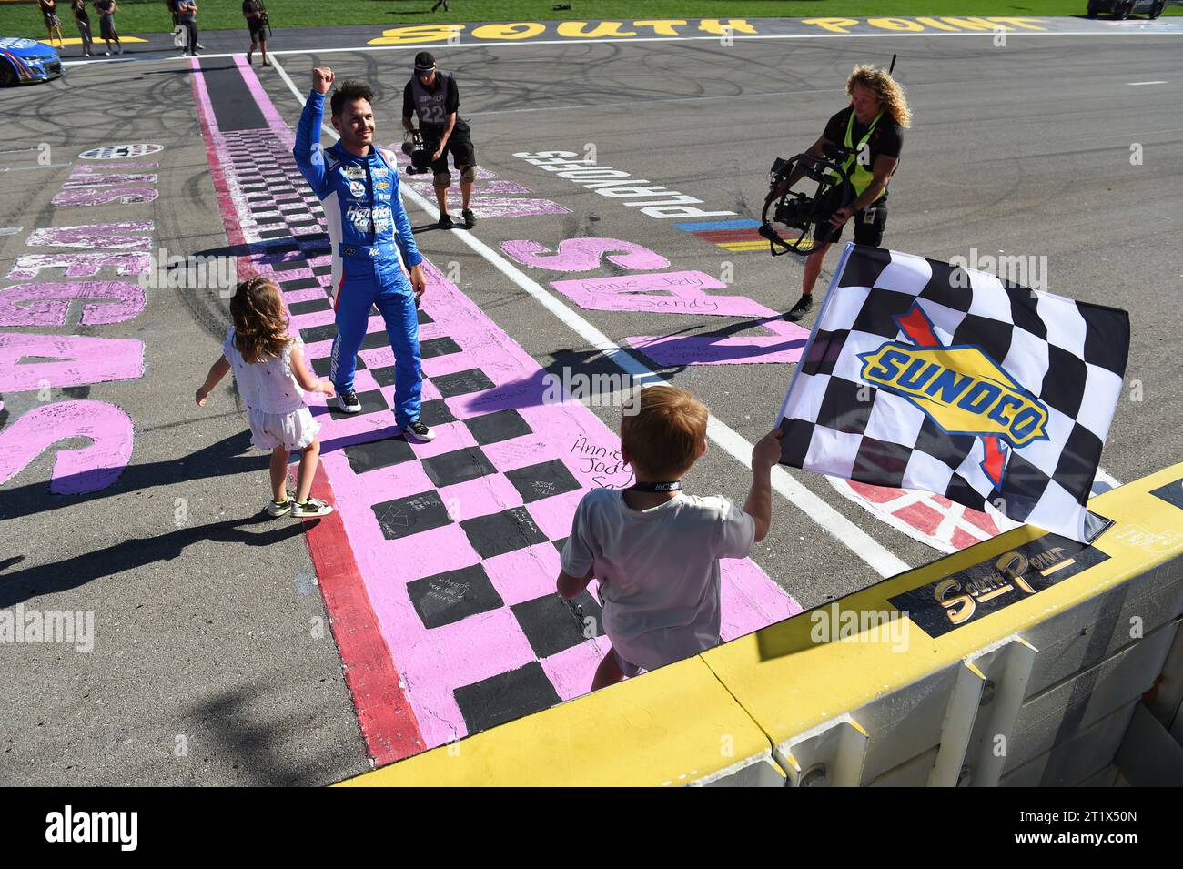 LAS VEGAS, NV - OCTOBER 15: Owen Larson, the son of Kyle Larson (#5 ...