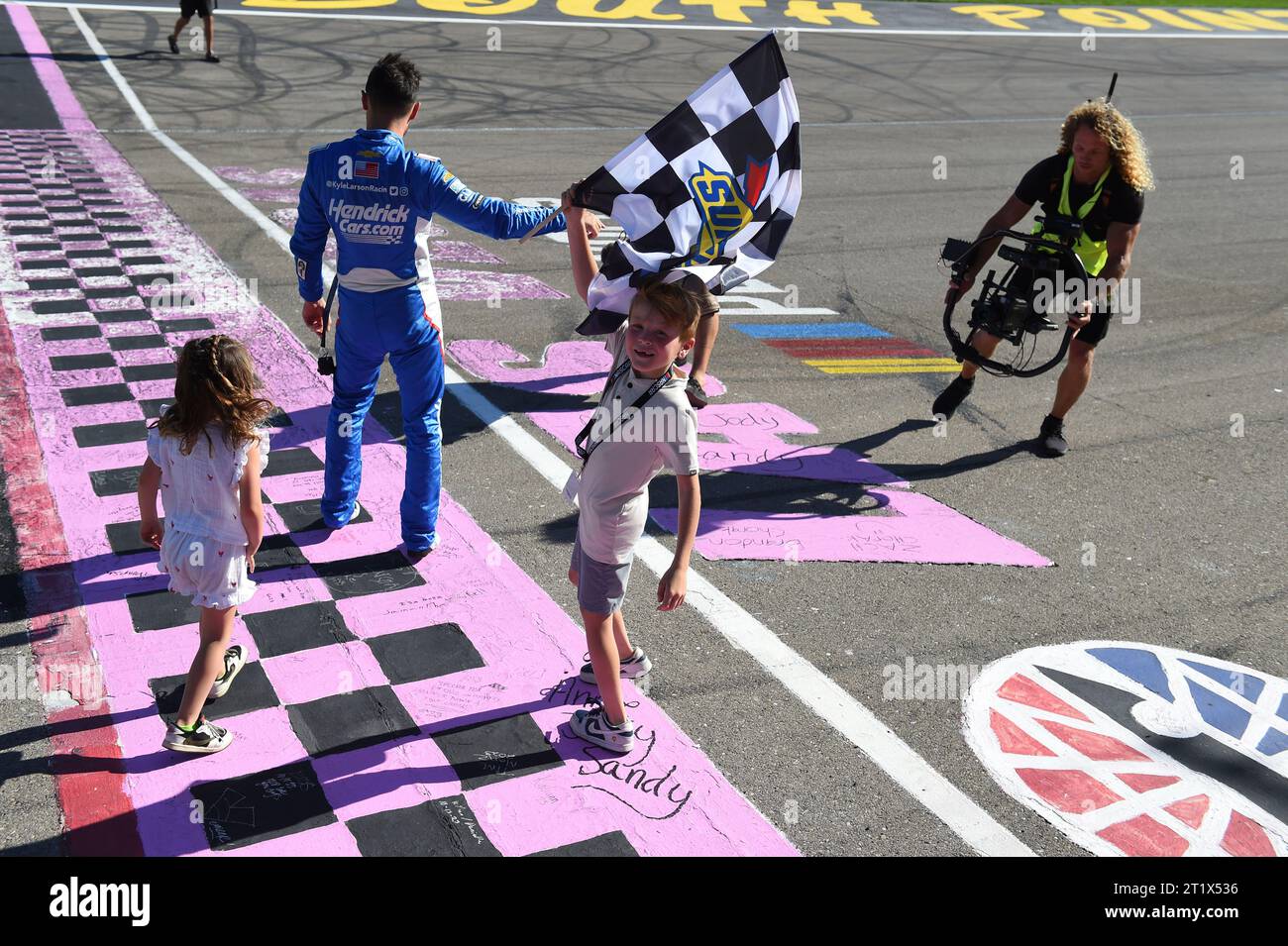 LAS VEGAS, NV - OCTOBER 15: Owen Larson, the son of Kyle Larson (#5 ...