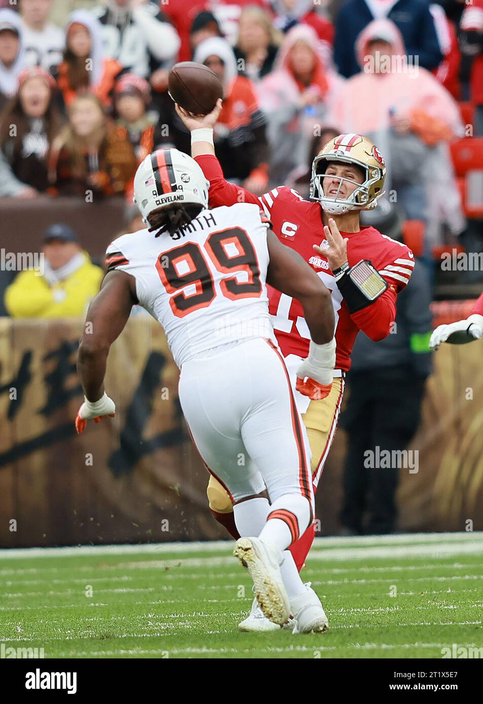 Cleveland, United States. 15th Oct, 2023. San Francisco 49ers ...