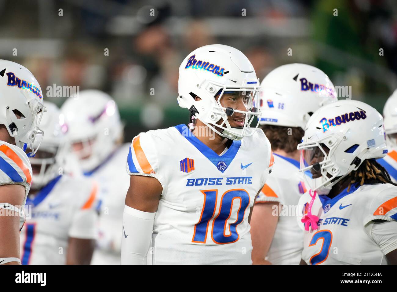 Boise State quarterback Taylen Green (10) warms up before an NCAA ...