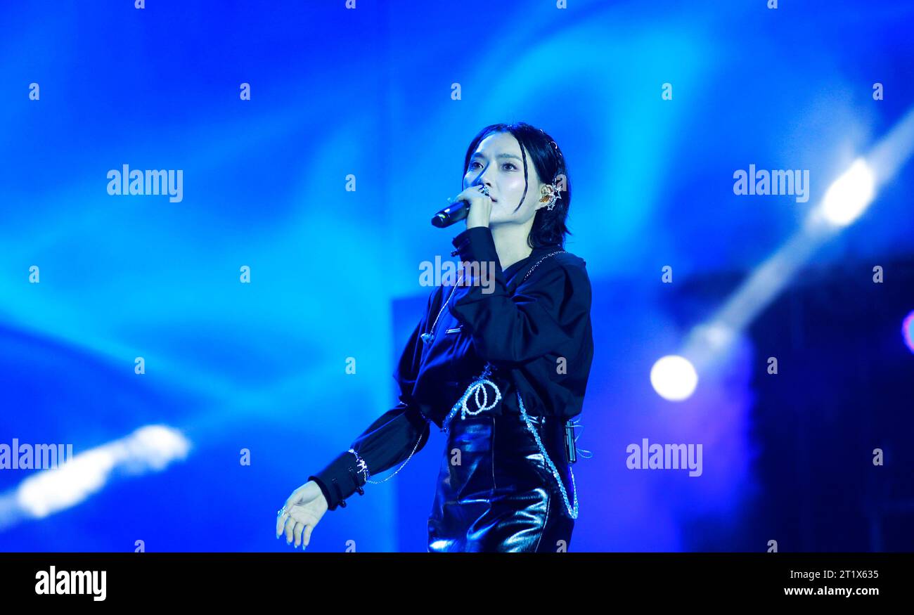 V9 night superstar concert hi-res stock photography and images - Alamy