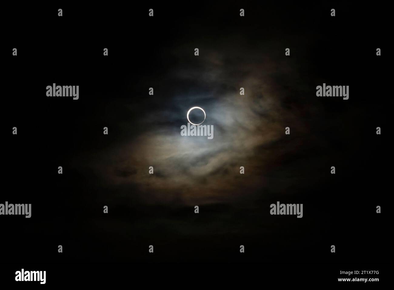 Annular eclipse oregon hi-res stock photography and images - Alamy