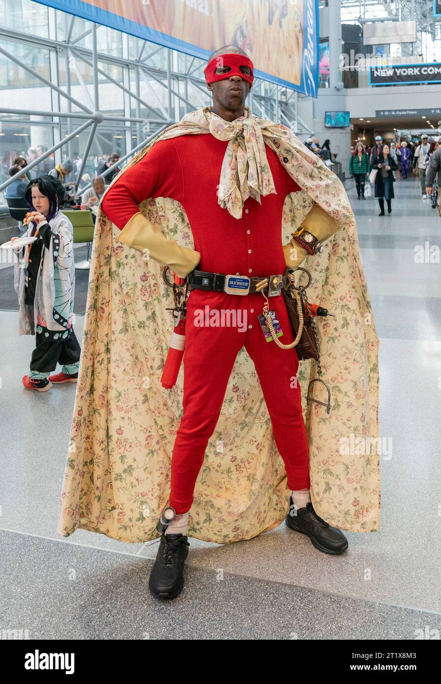 Atmosphere during 4th day of Comic Con at Jacob Javits Center in New ...