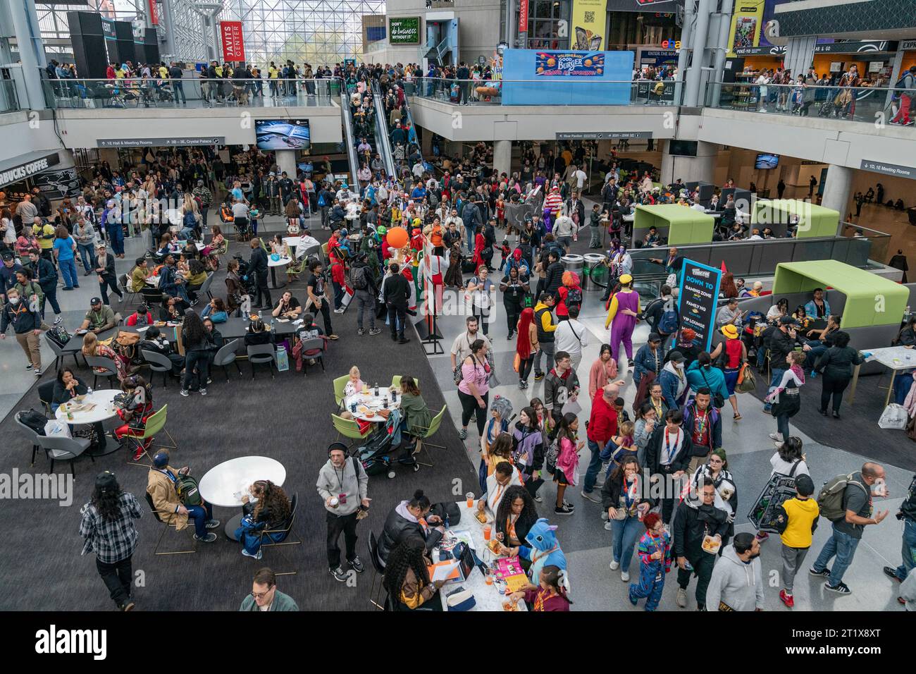 Atmosphere during 4th day of Comic Con at Jacob Javits Center in New ...