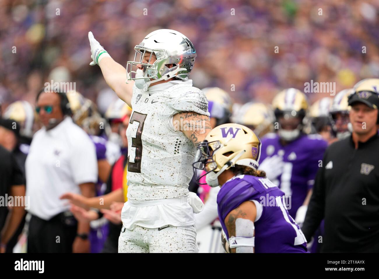 Oregon tight end Terrance Ferguson reacts after a catch against ...