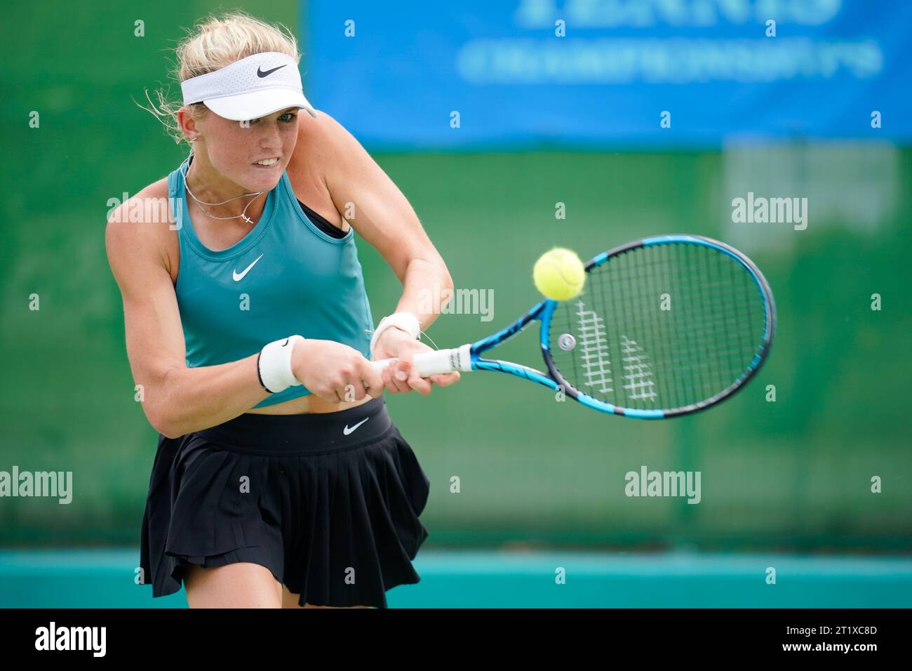 Laura samsonova hi-res stock photography and images - Alamy