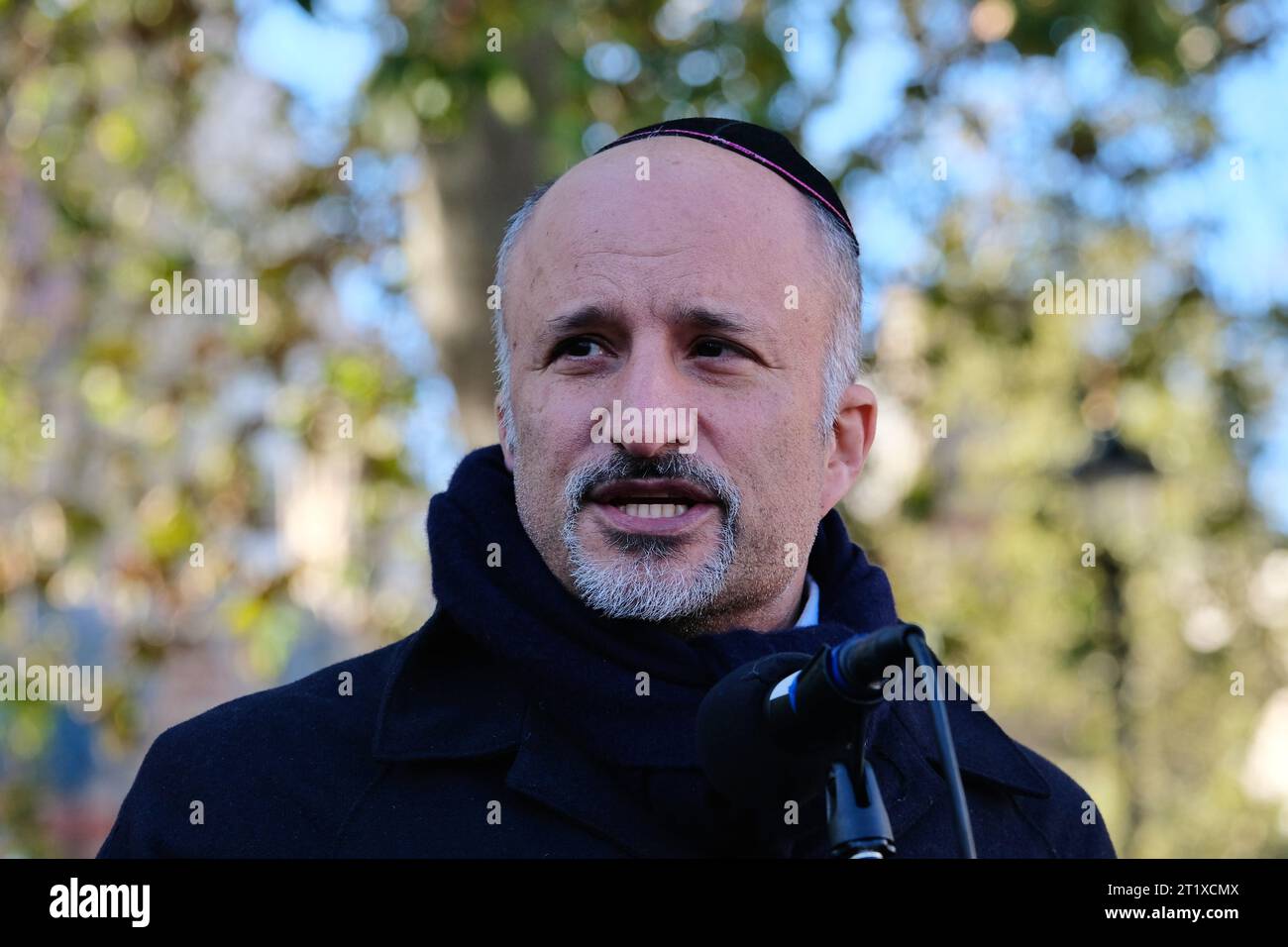 Rabbi jeremy gordon hi-res stock photography and images - Alamy