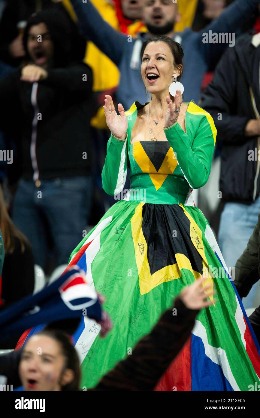 African quarter paris hi-res stock photography and images - Alamy