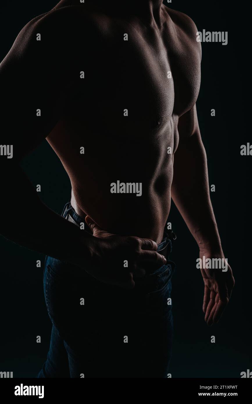 Man built chest hi-res stock photography and images - Alamy