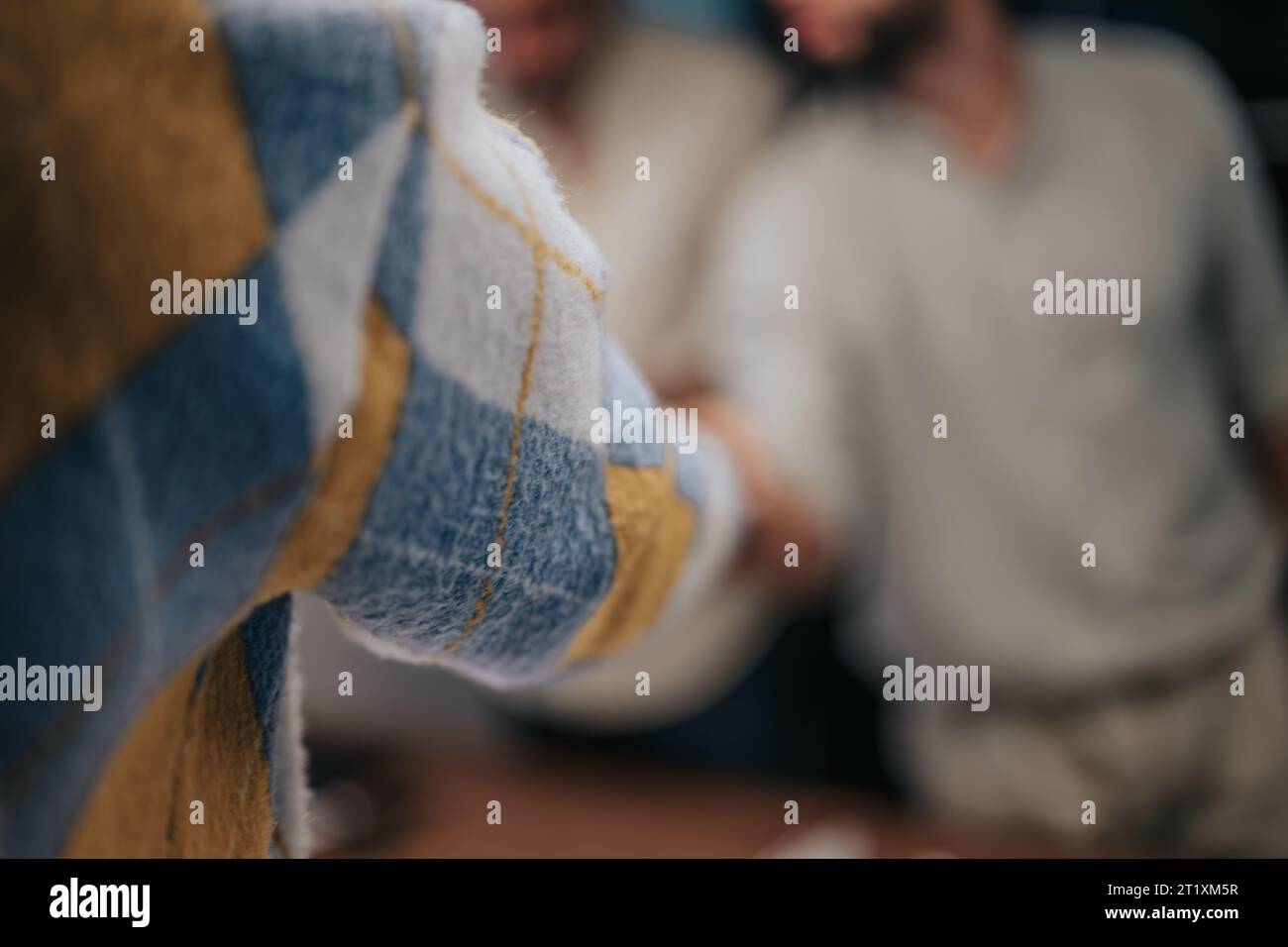 Two colleagues in casual clothing saying goodbye with a handshake Stock ...