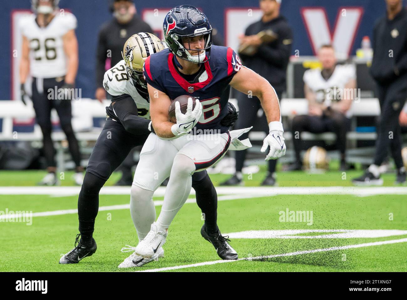 Houston, TX, USA. 15th Oct, 2023. Houston Texans tight end Dalton ...