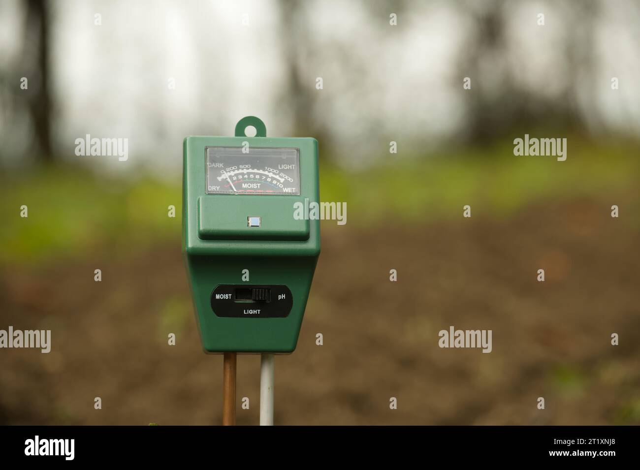 Agricultural meter to measure the soil pH, light and moisture level of ...